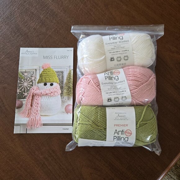 Annie's Hook and Needle Club | Art | Annies Hook And Needle Kit Snowman ...